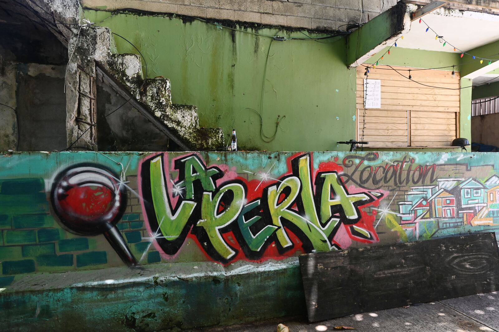 La Perla se llena de color con el inicio de la residencia de Bad Bunny ...