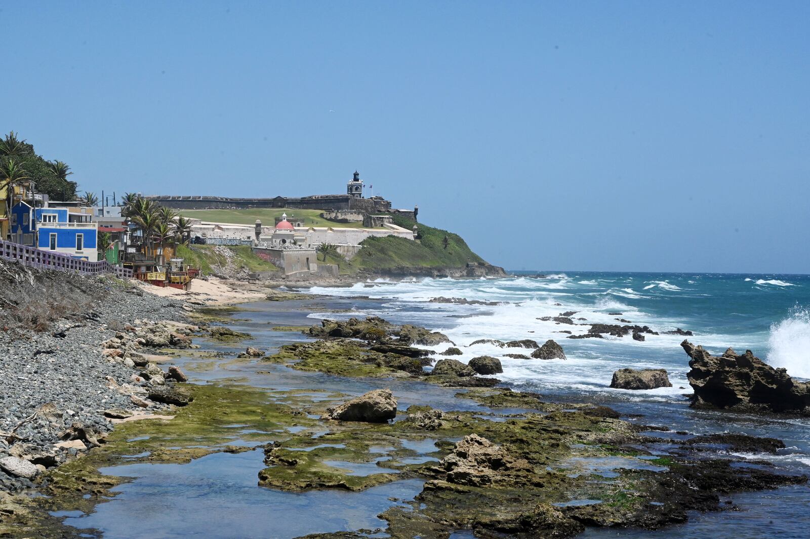 La Perla se llena de color con el inicio de la residencia de Bad Bunny ...