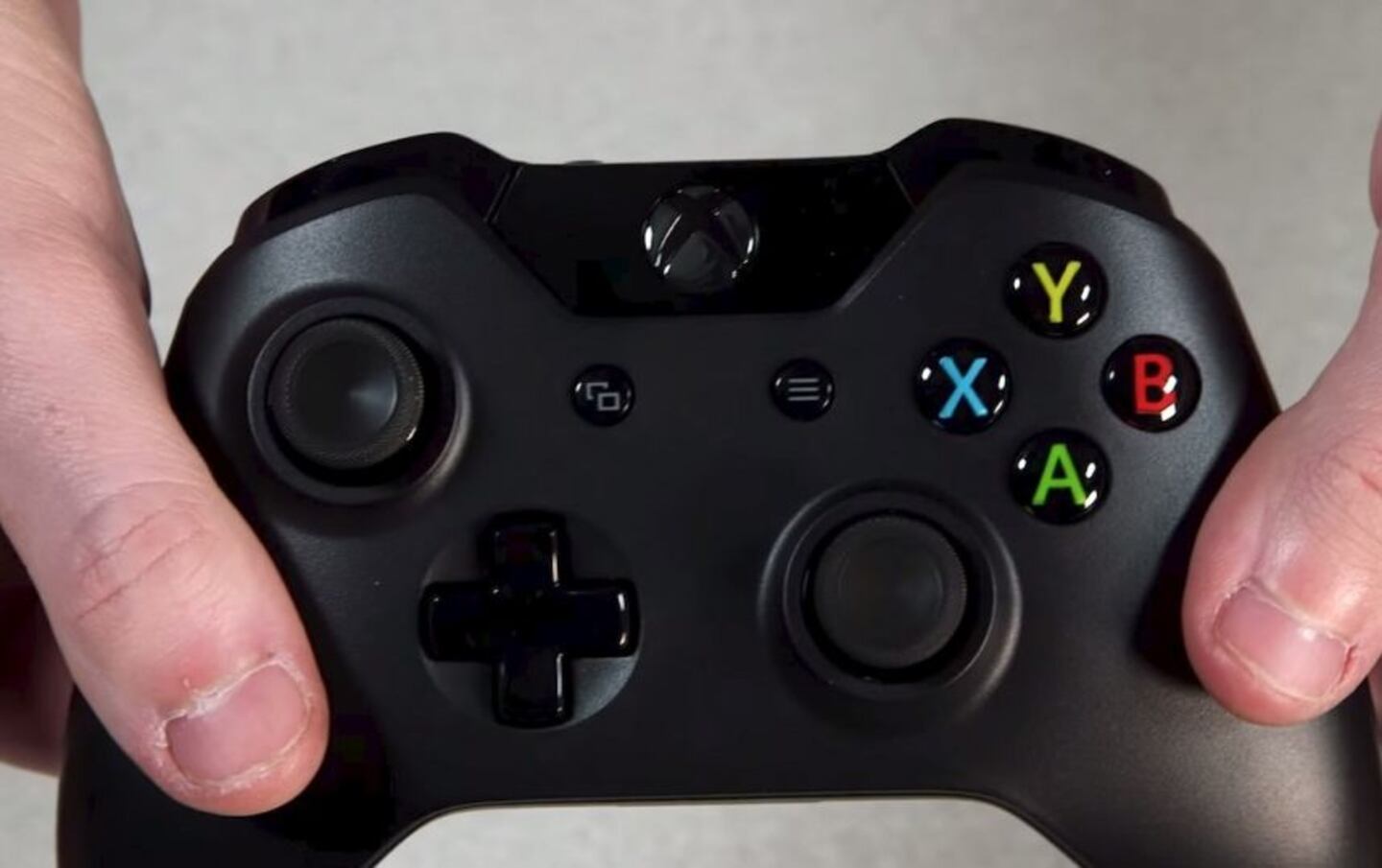 Estos son los mejores y más cómodos controles para jugar con tu celular ...
