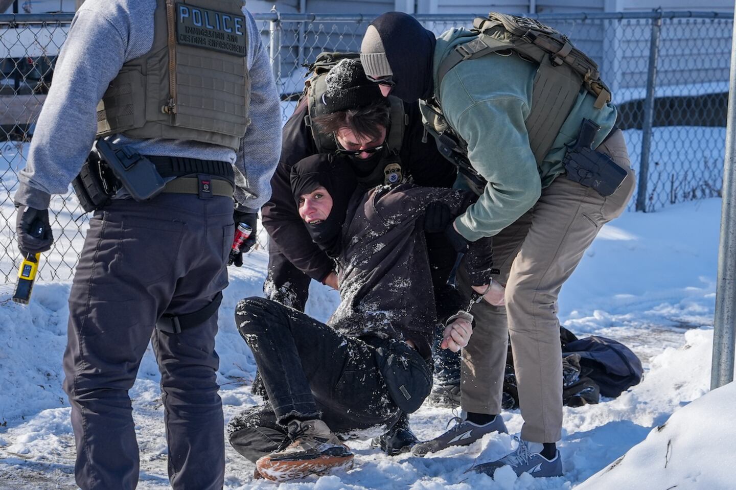 Joven estadounidense muestra cómo hacerle perder el tiempo al ICE – El ...